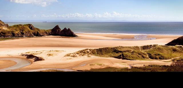 Three Cliffs Bay beach | Picniq
